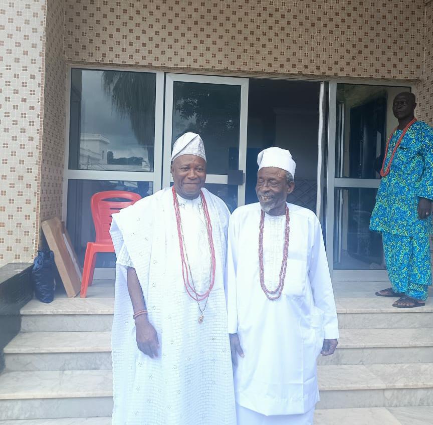 Apena of Egbaland: Asiwaju of Orile Imo Celebrates with Ex Speaker's ...